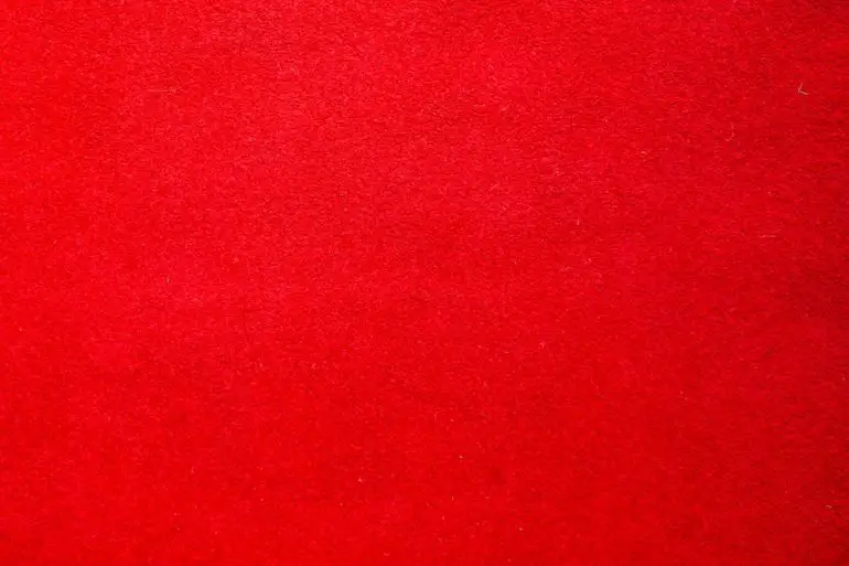 Farbe Rot: Bedeutung, Wirkung und farbliche Assoziationen